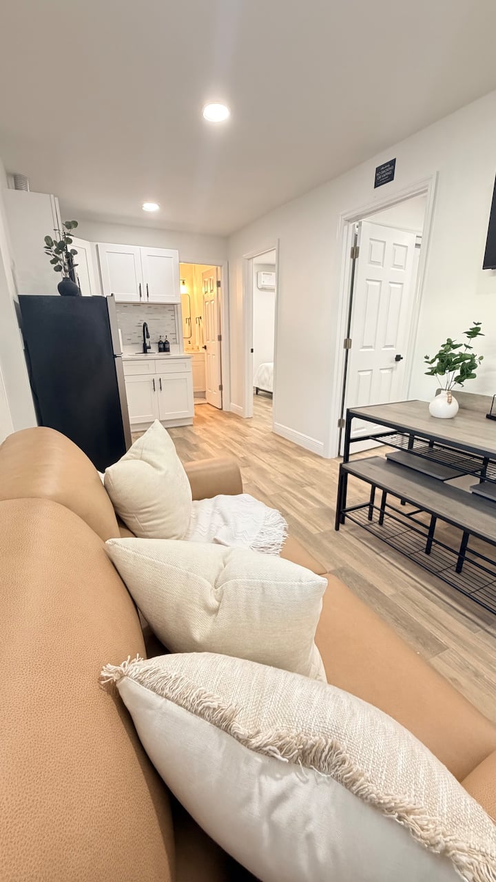 Cozy Apartment In Brandon• Private Entry + Parking - Riverview, FL