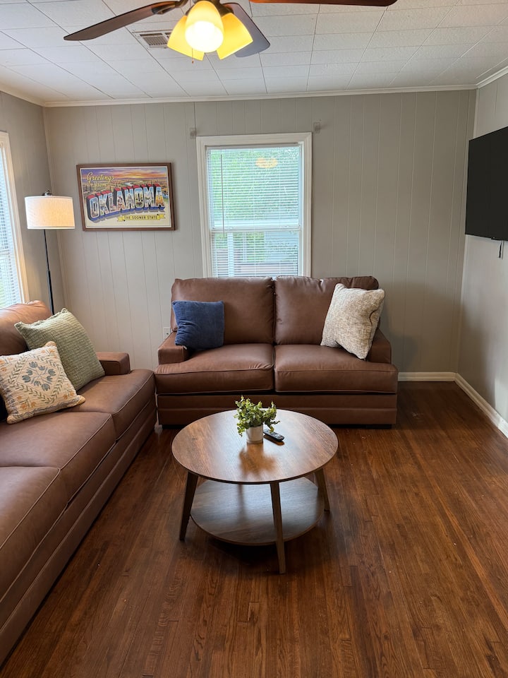 Cozy Home Midtown Tulsa | Near Expo & Airport - Tulsa, OK