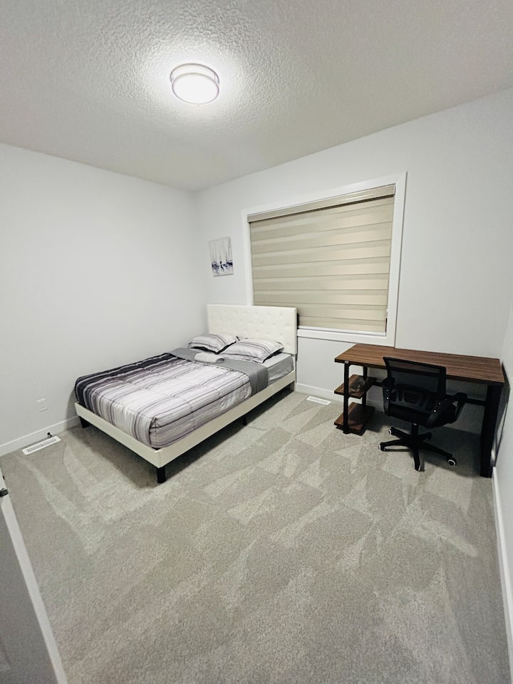 Brand New Private Room - Close To Airport - Canada