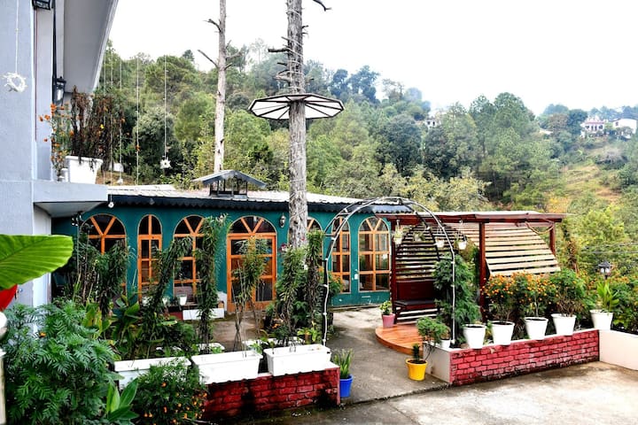 Himalayan View Homestay, Home Meals, Uttarakhand - Kausani