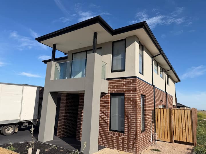 20%off Monthly - Nature Sounds: 4b Family Getaway - Werribee