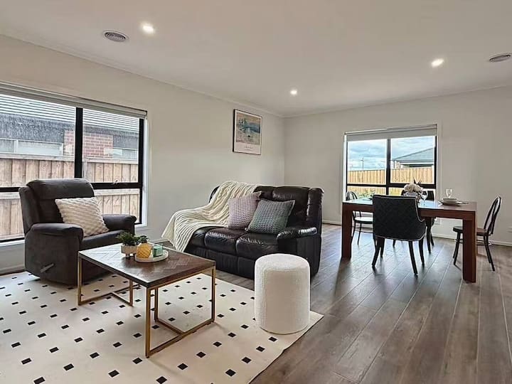 20%off Monthly Nature Sounds: 4b Family Getaway - リトル・リバー