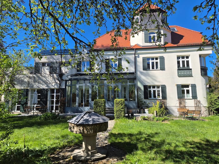 Gartenvilla I Wohnung "Leda" Mit Dachterrasse - Hohenschwangau