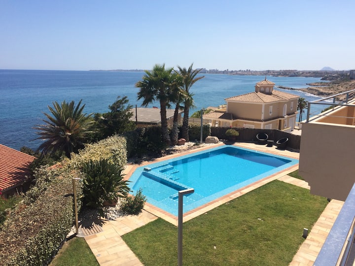 Costa Blanca - El Campello Spacious Seafront Villa - El Campello