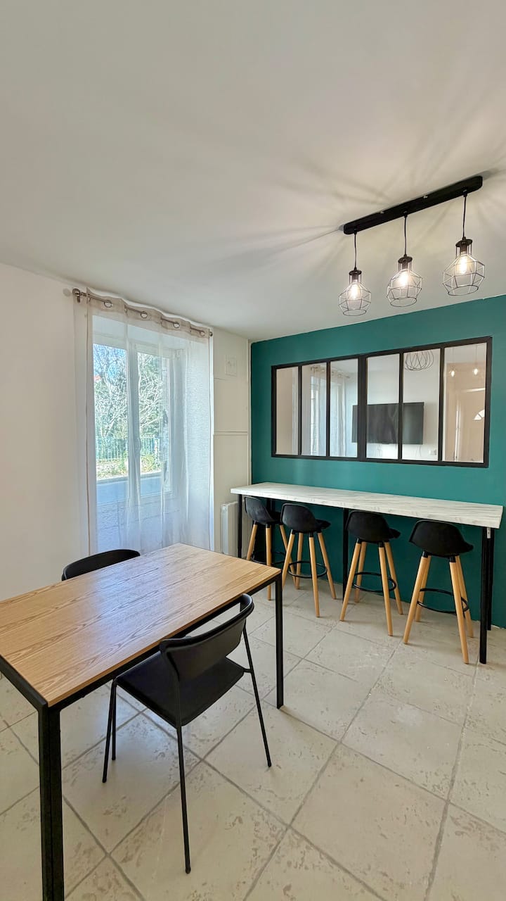 Maison 8 Personnes, 4 Lits. - Urt