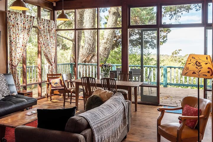 Sidneys: A Cosy Katoomba Cottage With Deck & Views - Katoomba