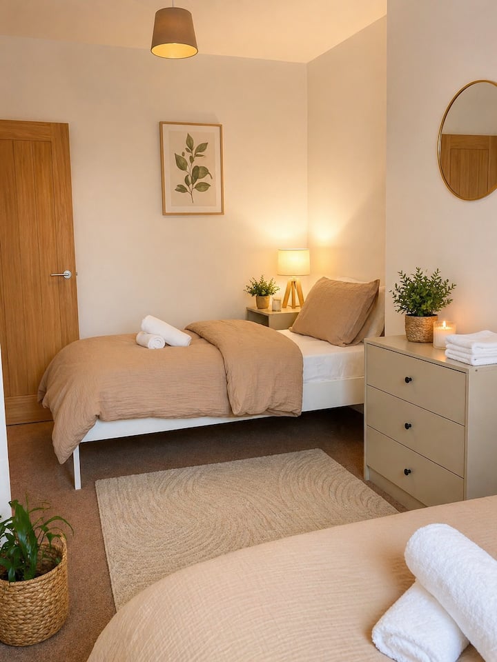 Grove Cottage 2 Bed Home - Sleeps 6 - Free Parking - Mirfield