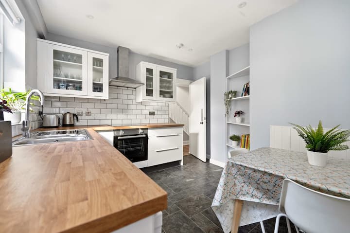 Central 4-bed Home With Garden - Oban