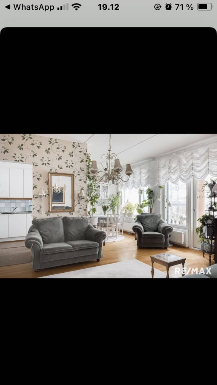 Tilava Huoneisto Metron Varrella - Helsinki