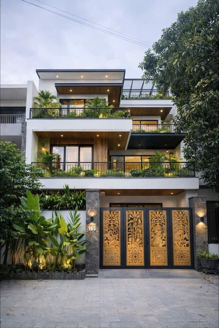 Villa 5pn Sát Sông Hàn – Hồ Bơi Riêng, Cao Cấp - Da Nang