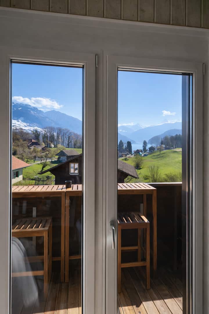 Mountain View Loft – Free Parking, Balcony, Views - Thun
