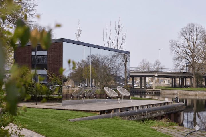 Hannah Mirror Tiny House Op Stadscamping - Bois-le-Duc