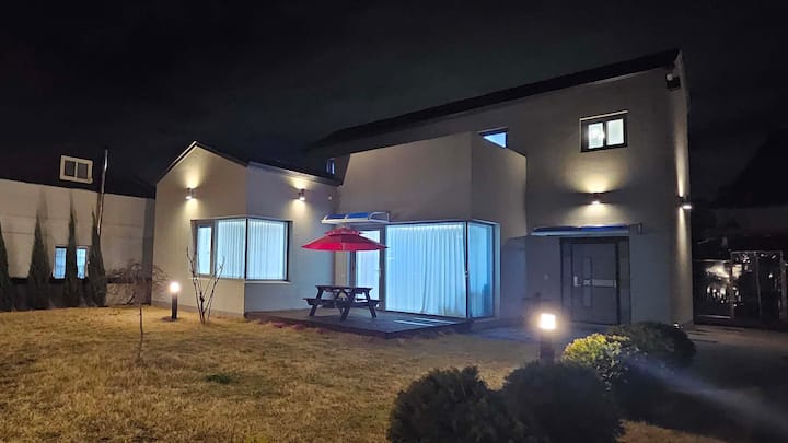 경주 대형가족 방4칸 반려견동반 독채 불국사 보문단지 석굴암 5분-20분 - Gyeongju