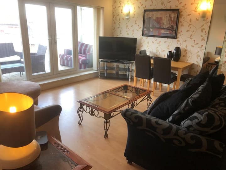 Fabulous Southsea 2 Bed, 2 Bath En-suite Apartment - Portsmouth