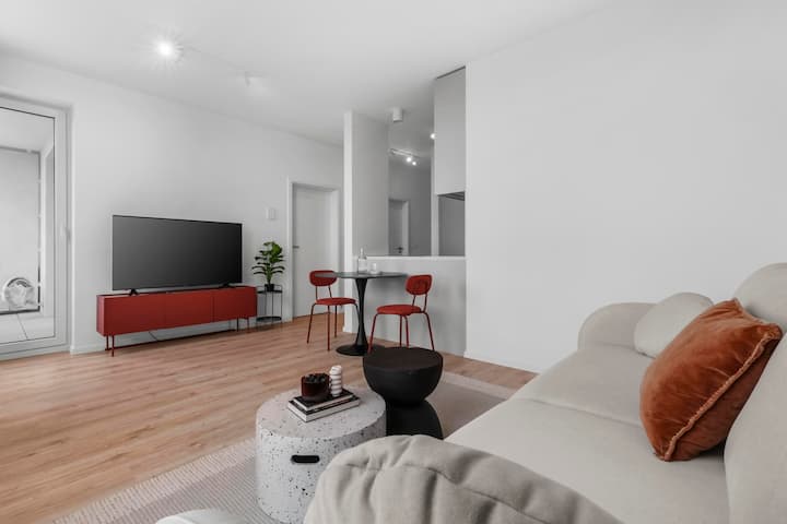 Moderný Byt S Výhľadom V Slnečniciach Skyviews - Bratislava