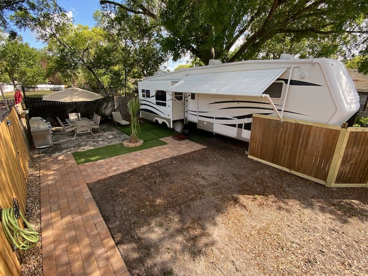 Oasis Under The Oak Tree - Orlando, FL