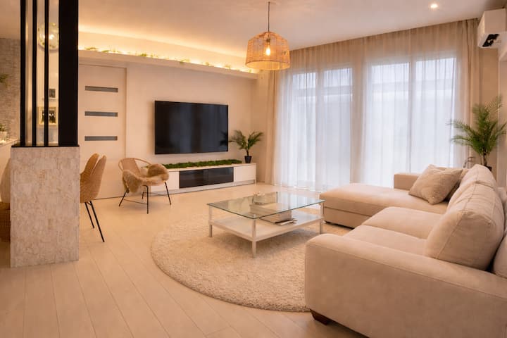 成田空港10分｜200㎡超｜luxury Villa｜一棟貸｜最大12名｜駐車場・広々ldk・非対面 - Narita