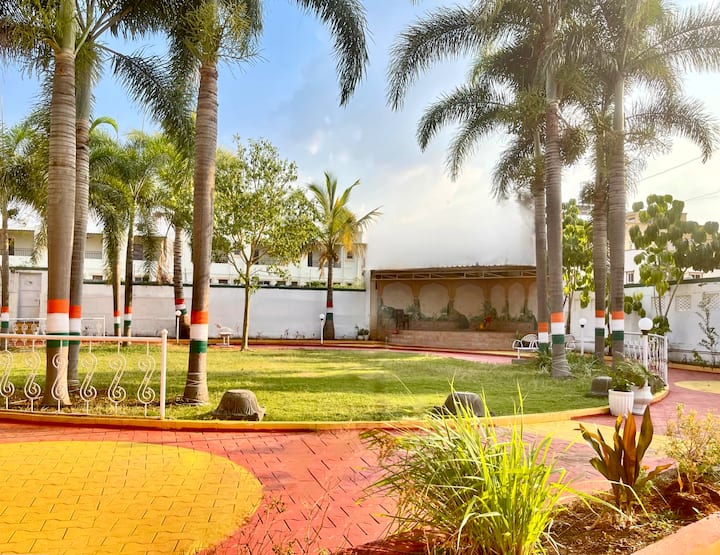 4-floor Villa | Theatre |Lawn| Lake View | Events - Pune (India)