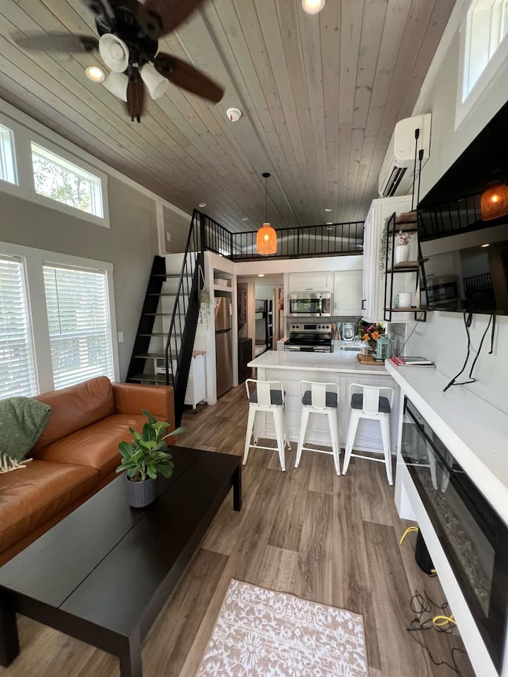 Greenhaven Farm Stay | Deck + Views + Animals - Stone Ashe Vineyards, Hendersonville