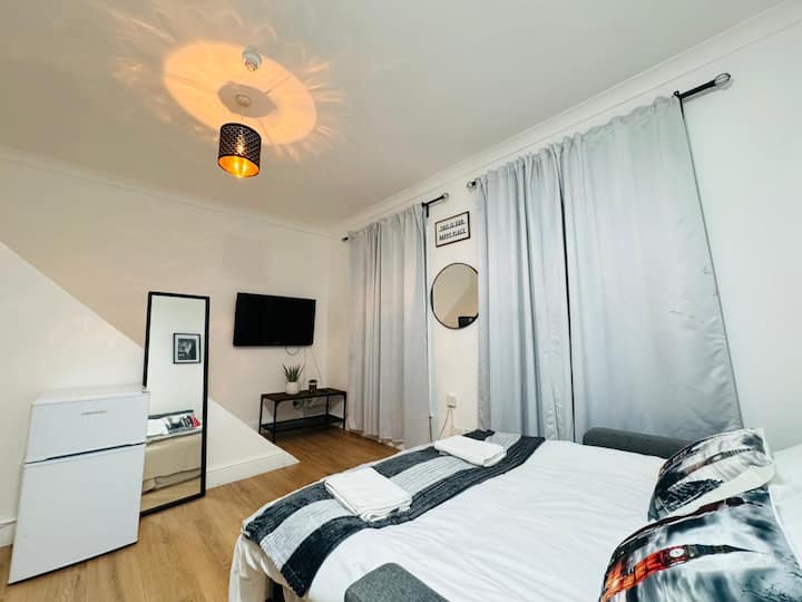 Loft Conventional Apartment In Central London - London