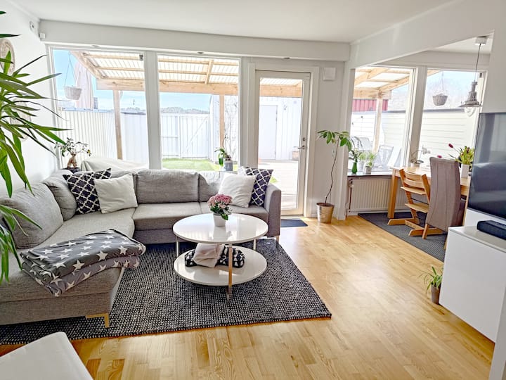 Familjevänligt Radhus Nära Havet I Västra Göteborg - Göteborg
