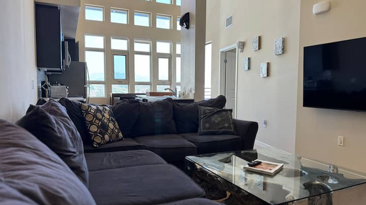 Great Location Penthouse Near Grove - Los Angeles, CA