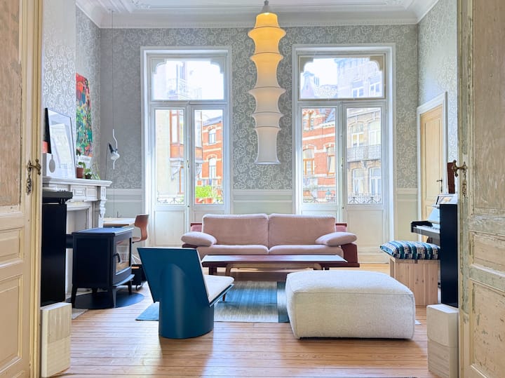 Artsy Appartement Of A Designer Couple - Bruxelas