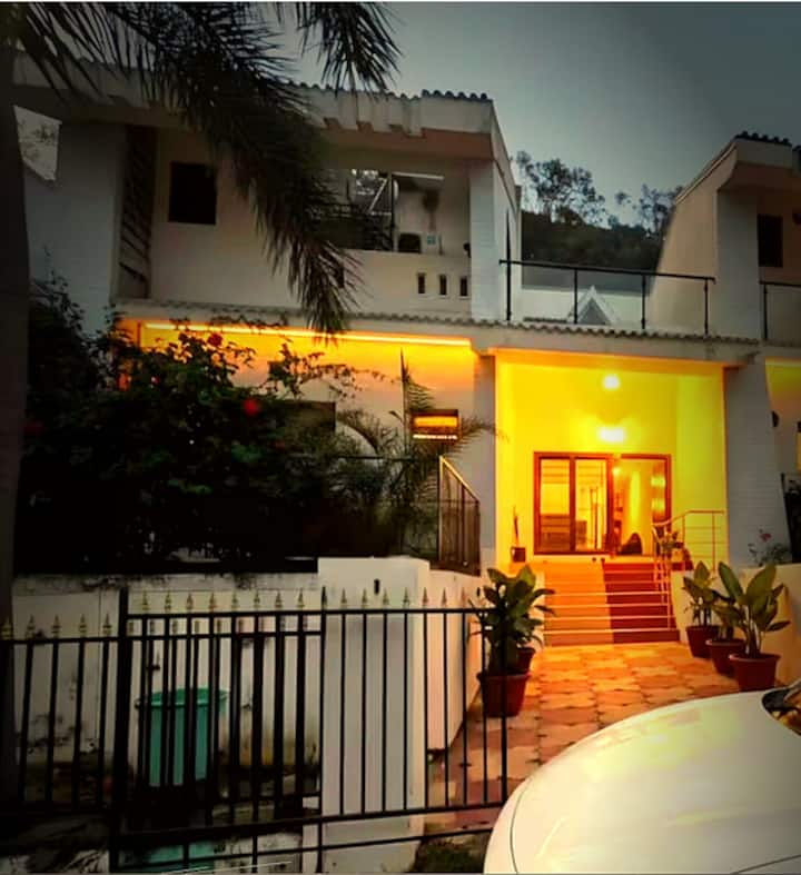Coastique Villa | 10 Min Drive To Rushikonda Beach - Visakhapatnam