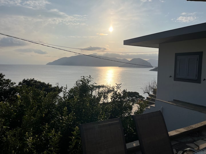 Luxury Villa With Hot Tub And Path To Beach - Alonnisos