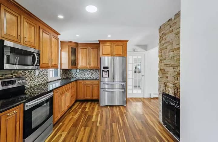 Fully Private 1br/1ba Unit In A Beautiful House - Massapequa, NY