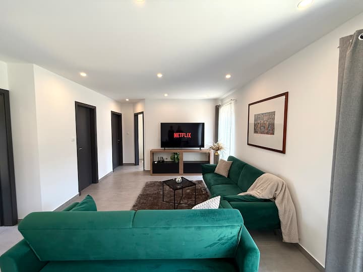 Local-lux Grand Living•12guests•140m2•free Parking - Kecskemét