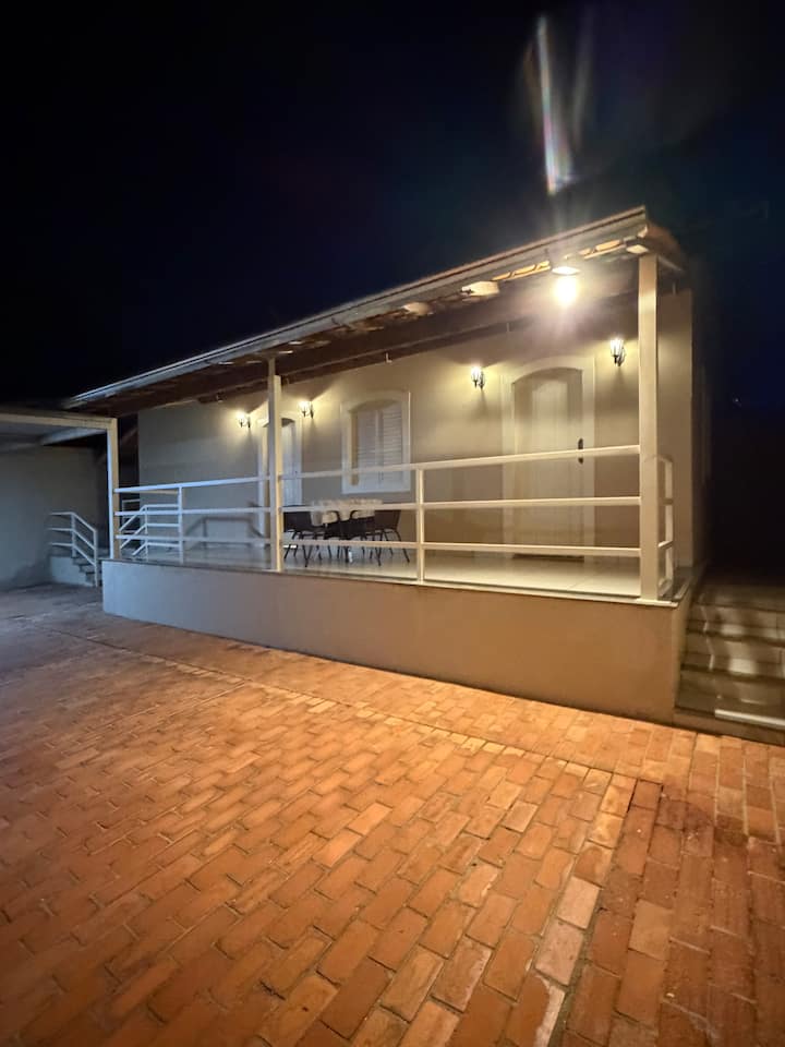 Casa Sl Para Até 8 Pessoas. Preço Justo - Sete Lagoas