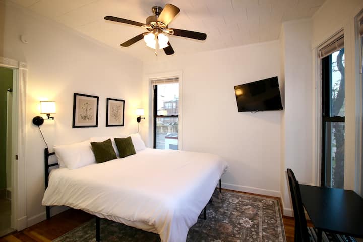 Jackson Suites - Capital Suite - Jefferson City, MO