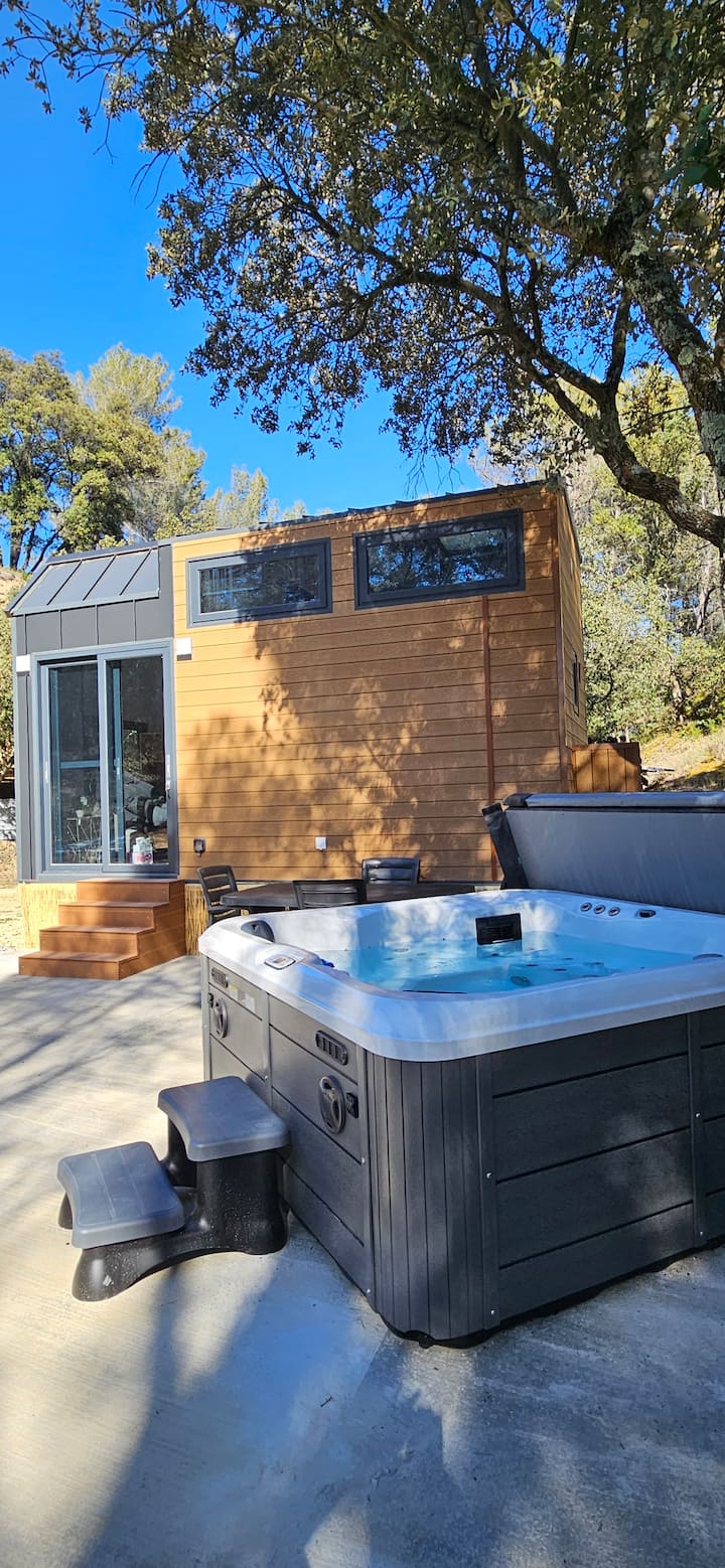 Tiny House Avec Jacuzzi Dans La Colline - Cucuron