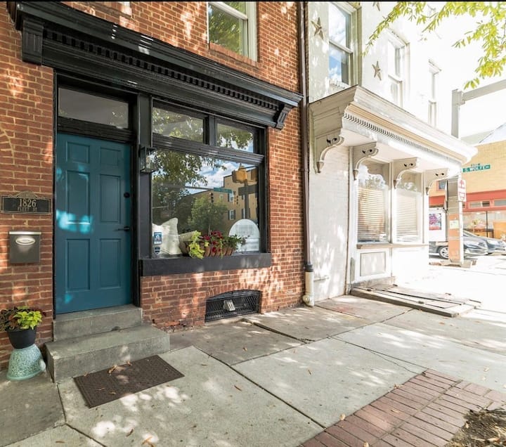 Exciting Modern Elegance In Fells Point - Baltimore