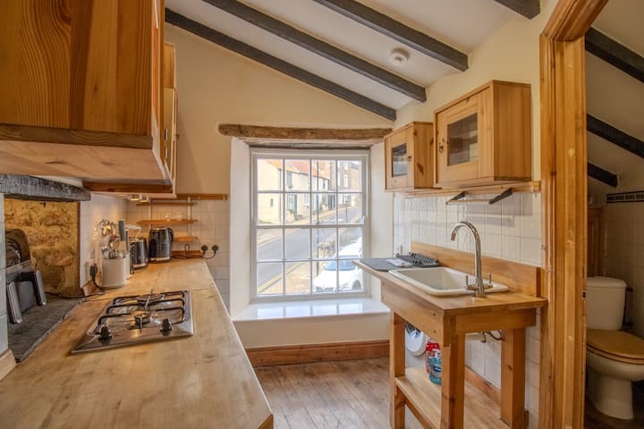 Cosy Cottage Close To The Market Square - Catterick