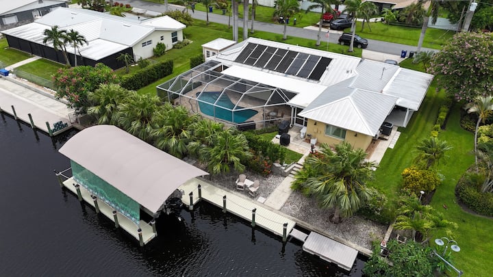 Private Palm Retreat - Waterfront - North Fort Myers, FL