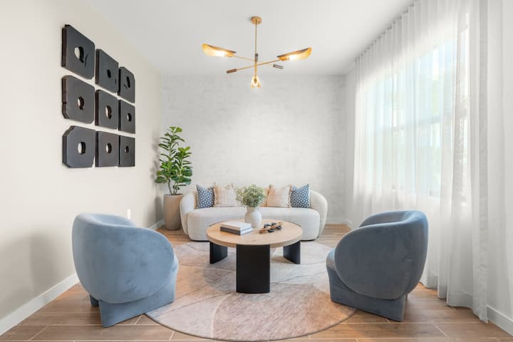 The Oasis Villa | Heated Pool, Hot Tub & Game Room - Homestead, FL