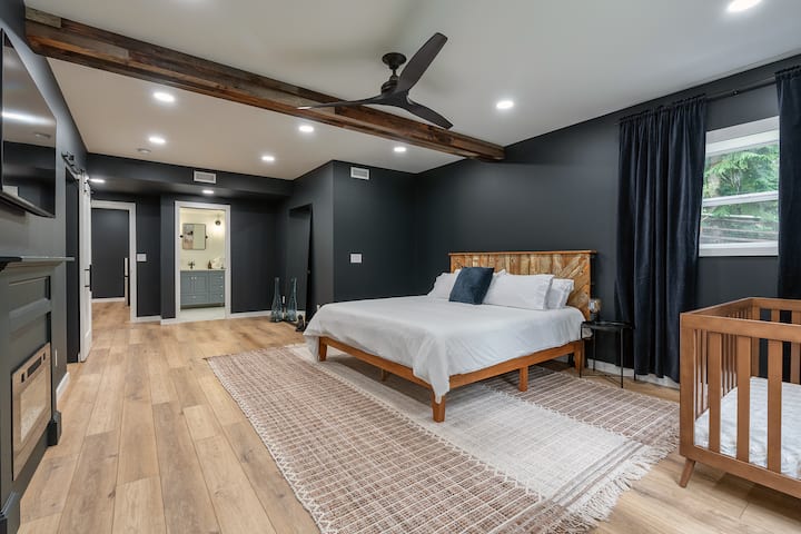 Serene Woodland Retreat Near Woodinville Wineries - Monroe, WA