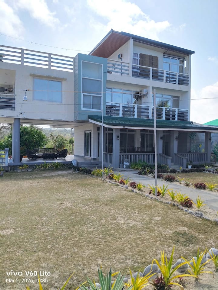 Modern, Spacious House With Sea View - Bolinao