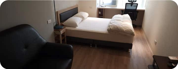 K]大工作桌 Big Window/捷運步行五分 Mrt 5mins/套房suite/電梯elev/ - Kaohsiung City