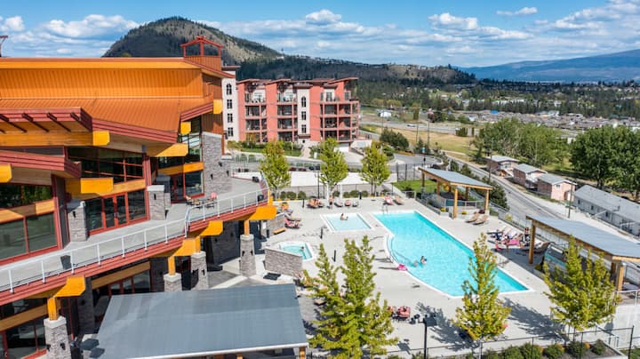 Bright 1 Bdrm At Amenity Rich Resort! - West Kelowna