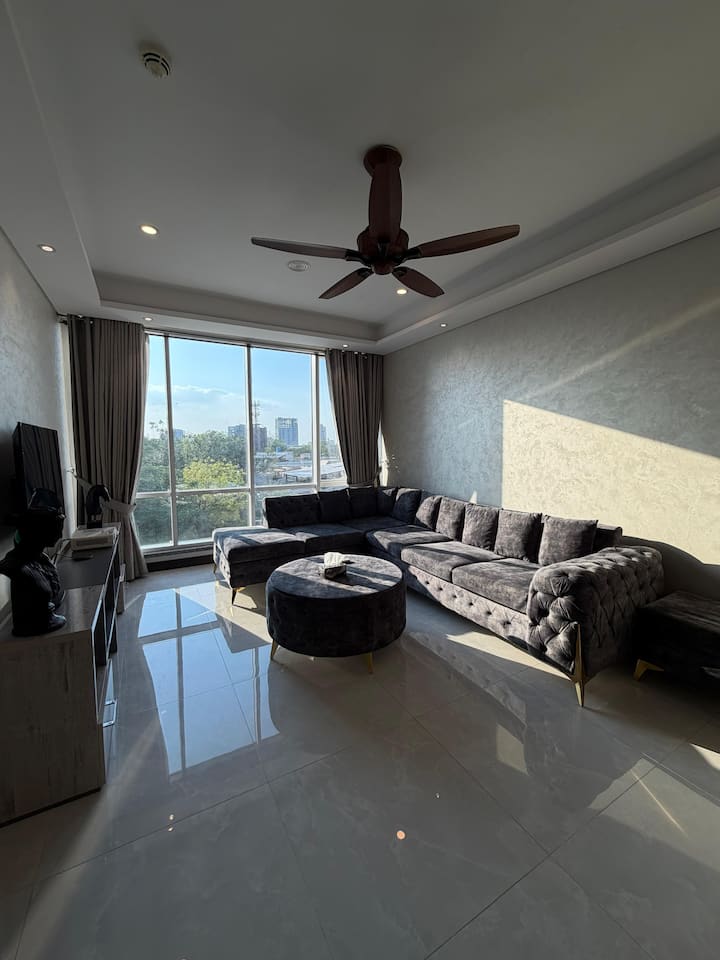 The Calm Corner|1 Bed|cinema|pool|gym|oyster Court - Lahore