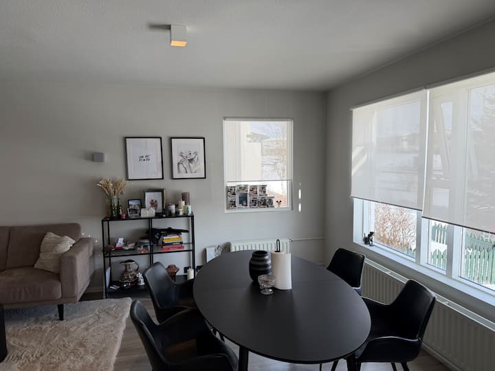 Bright & Cozy Apartment In A Quiet Neighbourhood - Reykjavik