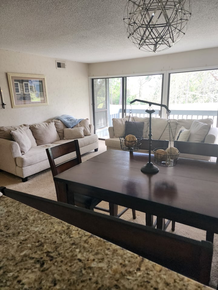 Relax At The 18th Hole Of Lake Forest Country Club - Daphne, AL