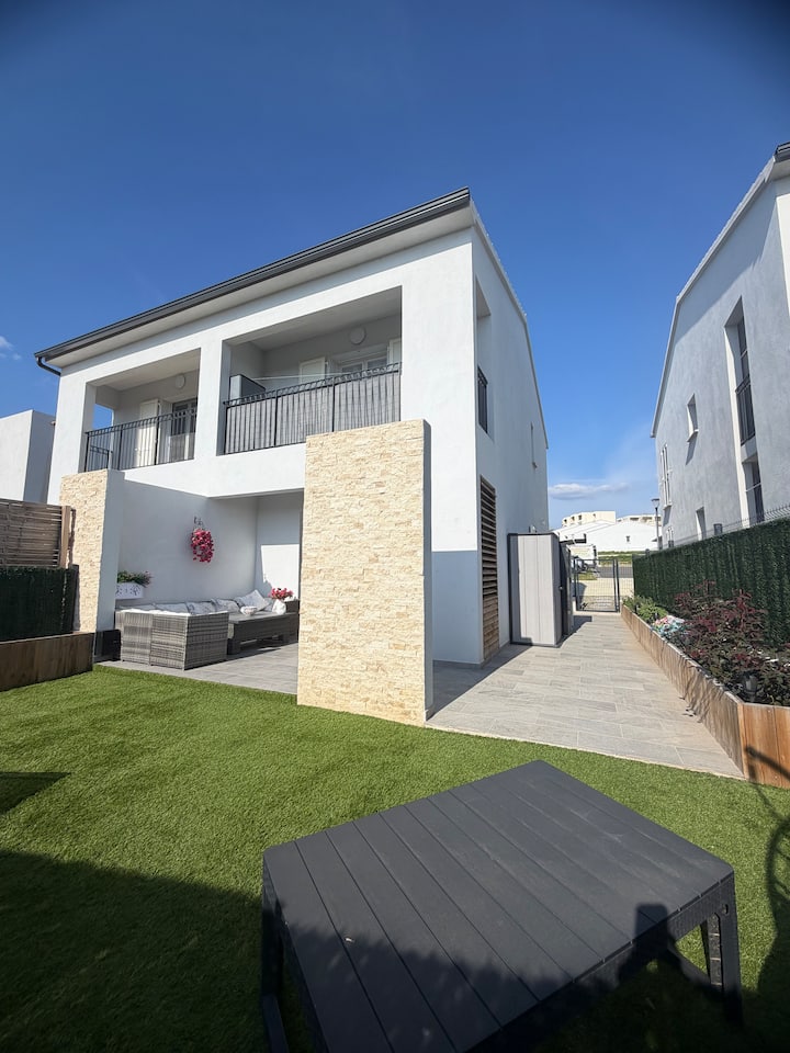 Petite Maison Moderne Avec Jardin à 3 Km De La Mer - Aléria