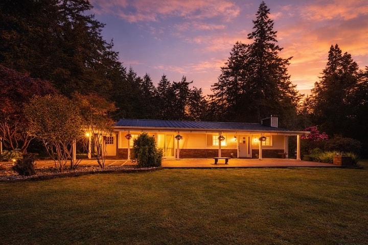 Bandon Ranch - Newly Renovated Next To Sheep Ranch - Bandon, OR