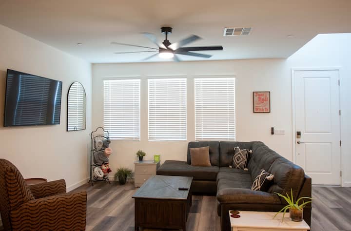 Modern 2br Townhouse Near Water St & Vegas - Henderson, NV