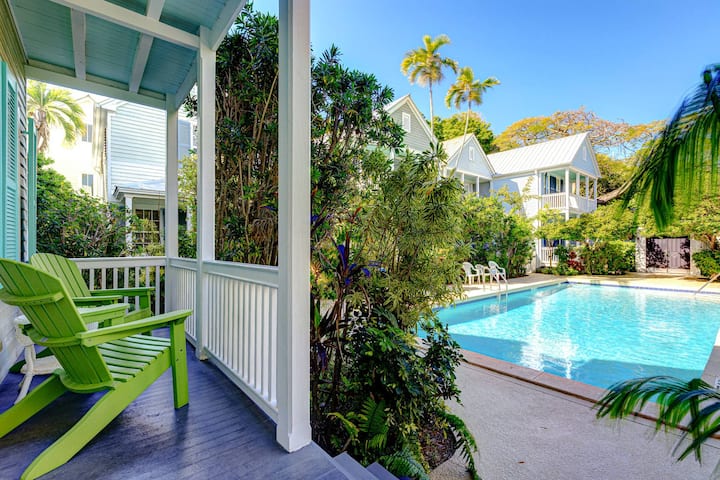 Life Is A Breeze: 1 Block To Duval, Pool, Parking - Key West, FL