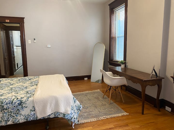 Apartment In St. Louis (No Cleaning Fee) - Saint-Louis, MO